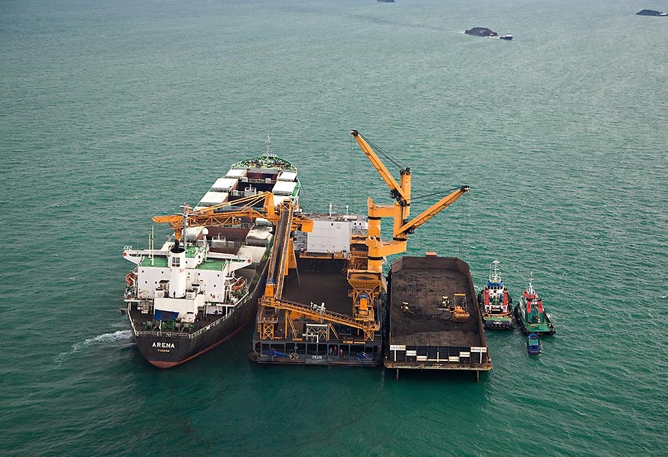 FLAT BARGE INTO SELF PROPELLED FLOATING TERMINAL