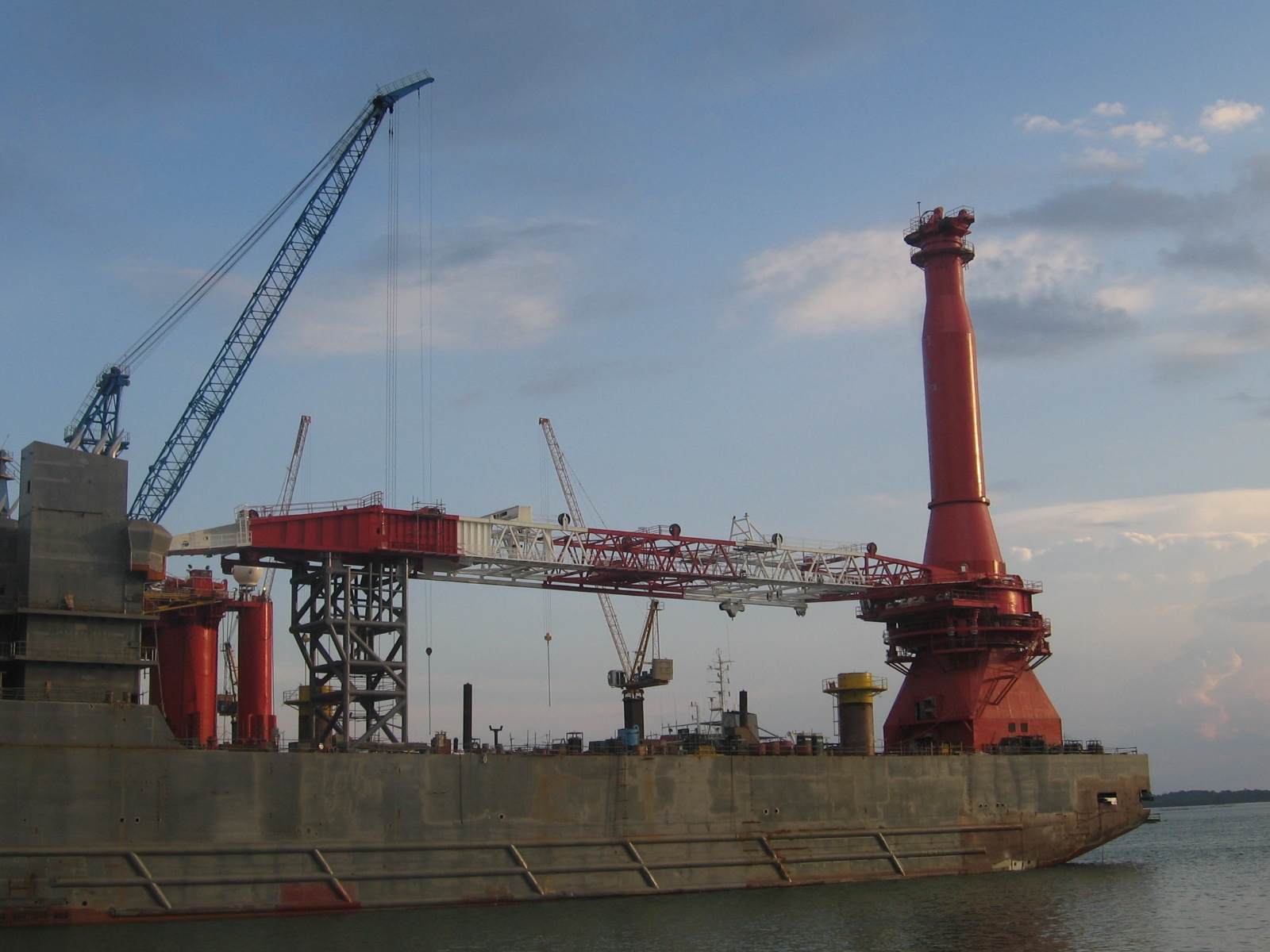 LOAD-OUT CALCULATIONS & DESIGN OF GRILLAGE AND SEA-FASTENING